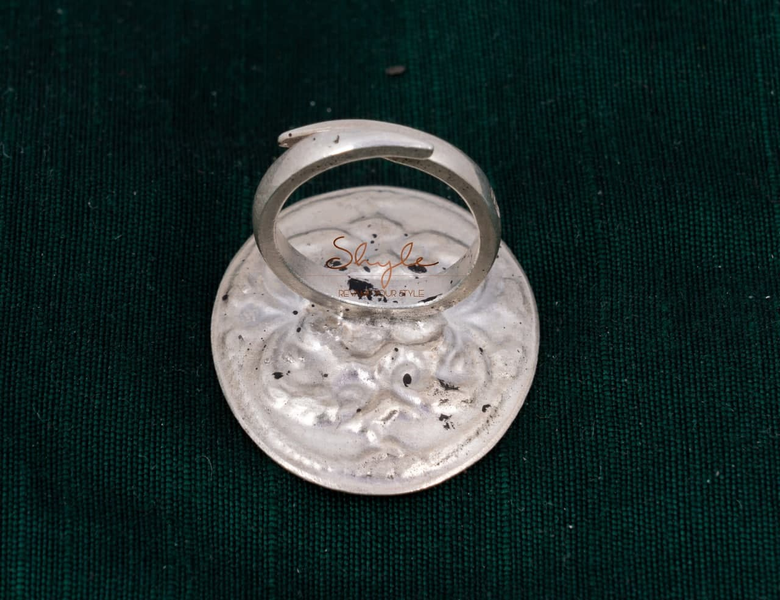 Anvaya Flora Chitai Oval Ring
