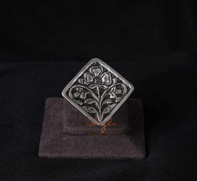 Anvaya Flora Chitai Square Ring