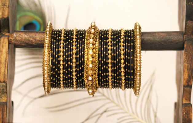 Black Metal Dot Bangles With Chakri Bangles