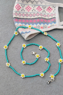 Beaded Daisy Mask/glasses Chain