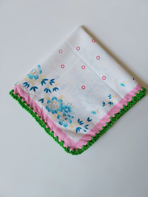 Crochet Handkerchiefs with alce of crochet patterns