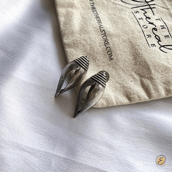 Oxidised Shell Studs