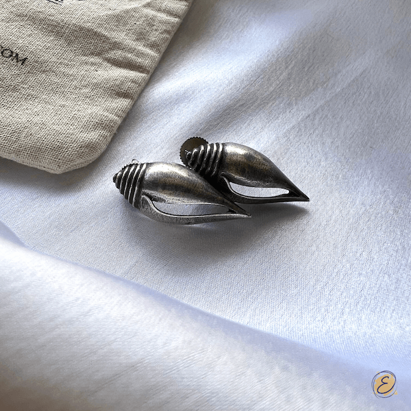 Oxidised Shell Studs