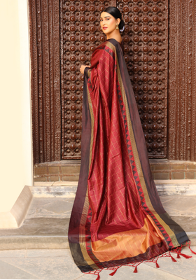 Maroon Checks Pattern Banarasi Saree (KYARA CHECKS)