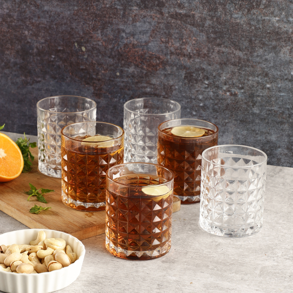 The Decor Lane Diamond Cut Whiskey Glasses