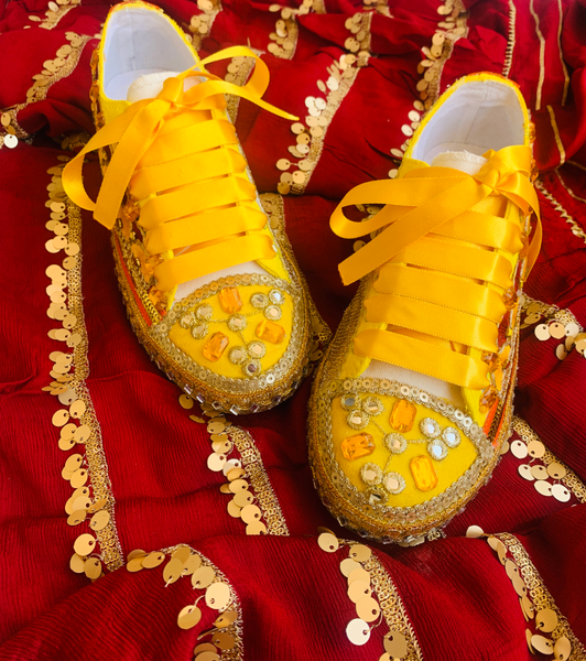 Women Yellow And Maroon Embellished Low Top Party Sneakers