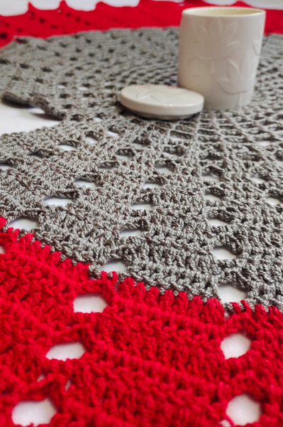 Crochet Pinwheel/ Spiral Table Runner