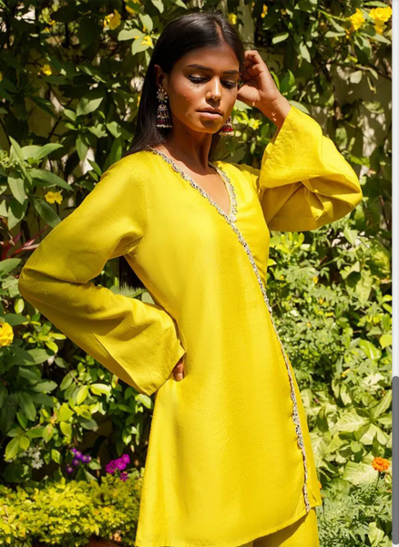 Shawberry Women Embellished Yoke Detail Yellow Chanderi Tunic