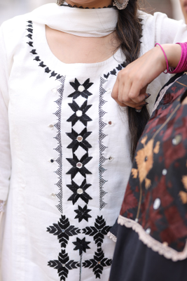 Kora Syaah Phulkari Set